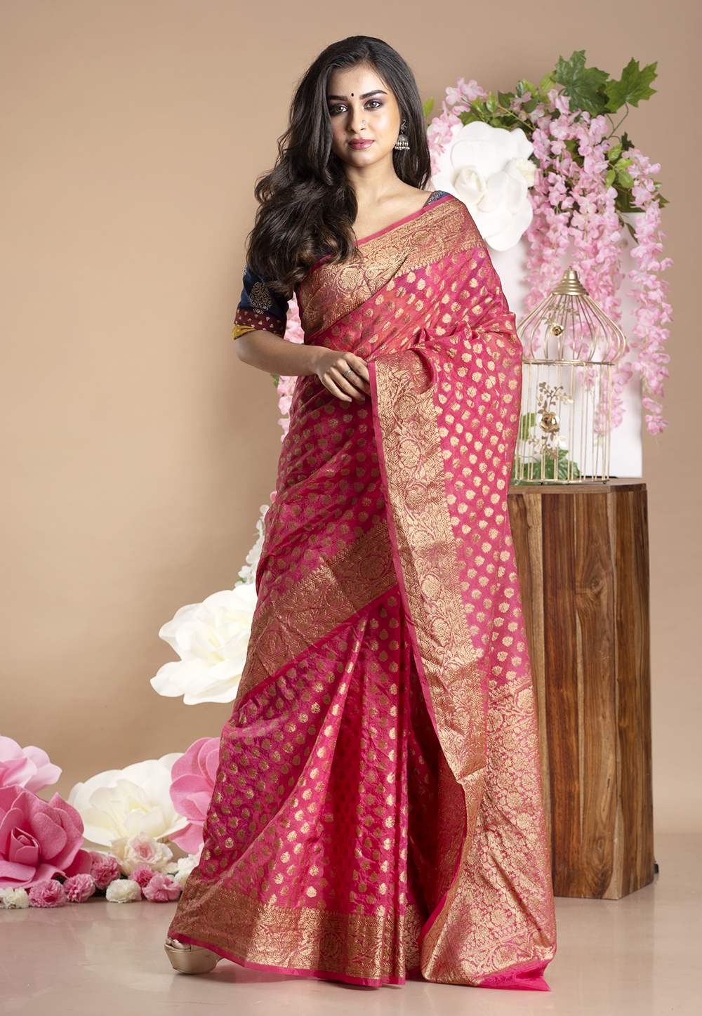 The Sari – A Priceless Treasure in Every Women’s Wardrobe - The Womb The Sari – A Priceless Treasure in Every Women’s Wardrobe - The Womb
